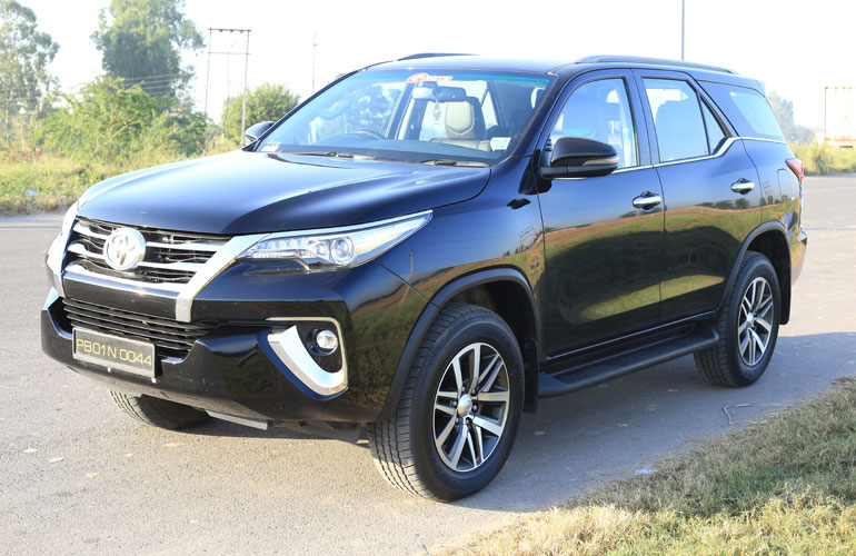 Book Toyota Fortuner 4x4 Automatic Hire for Self Drive